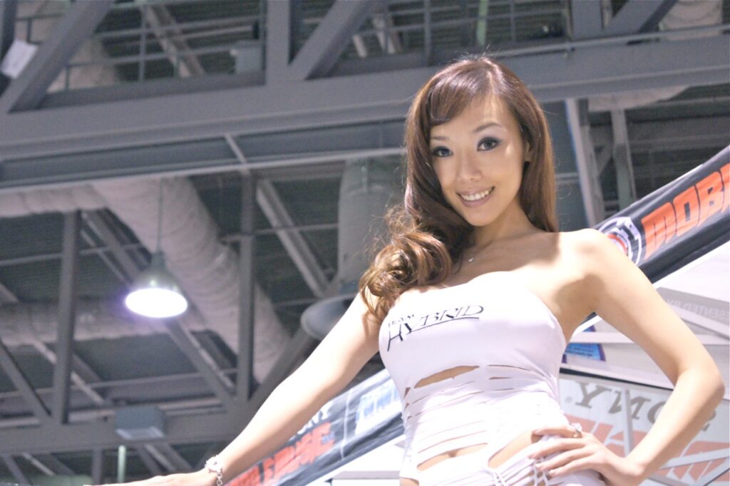 Aug ’12 Featured Model: Maureen Chen – TeamHybrid